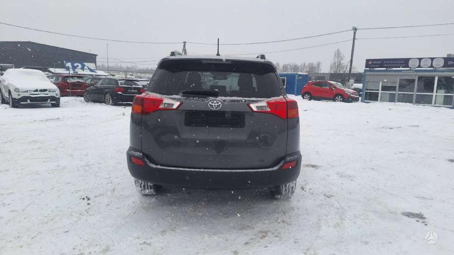 Pelēks Toyota RAV4 2014 Kauņa, ar dzinēja tilpumu 2.00 L un nobraukumu 215 tūkst. km par 10450 €, foto 5 vietnē AUTOMOTO.COM.LV