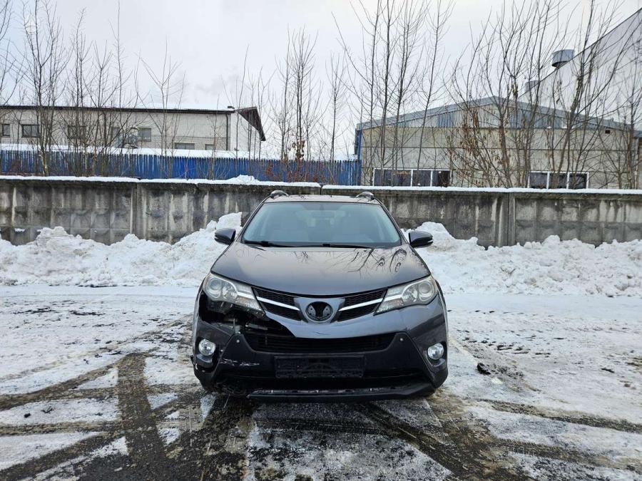 Grey Toyota RAV4 2014 in Kaunas, with an engine capacity of 2.49 L and mileage of 139 thousand km for 5400 €, photo 2 on AUTOMOTO.COM.LV