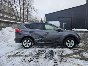 Grey Toyota RAV4 2014 in Kaunas, with an engine capacity of 2.49 L and mileage of 139 thousand km for 5400 €, photo 5 on AUTOMOTO.COM.LV