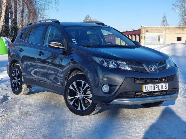 Grey Toyota RAV4 2014 in Taurage, with an engine capacity of 2.00 L and mileage of 178 thousand km for 11300 €, photo 3 on AUTOMOTO.COM.LV