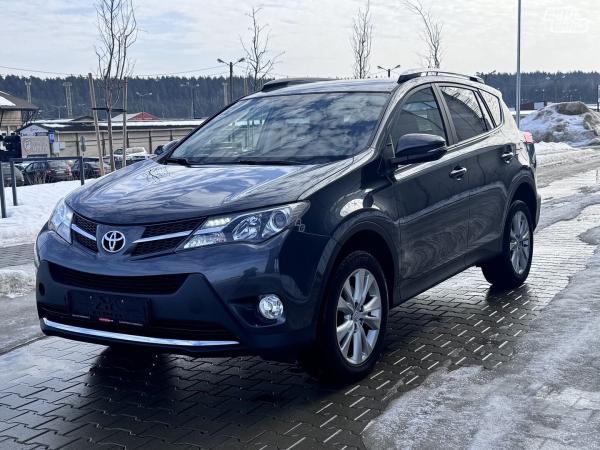 Grey Toyota RAV4 2014 in Vilnius, with an engine capacity of 2.20 L and mileage of 233 thousand km for 11500 €, photo 1 on AUTOMOTO.COM.LV
