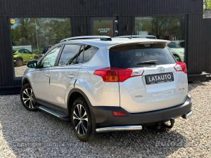 Grey Toyota RAV4 2014 in Riga, with an engine capacity of 2.20 L and mileage of 212 thousand km for 11150 €, photo 7 on AUTOMOTO.COM.LV