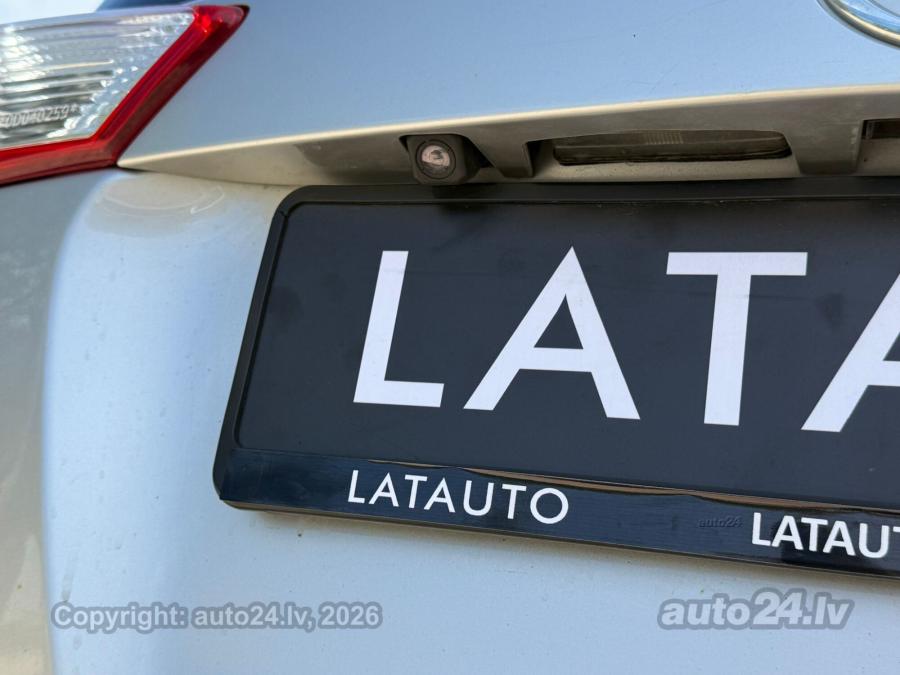 Grey Toyota RAV4 2014 in Riga, with an engine capacity of 2.20 L and mileage of 212 thousand km for 11150 €, photo 8 on AUTOMOTO.COM.LV