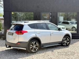 Grey Toyota RAV4 2014 in Riga, with an engine capacity of 2.20 L and mileage of 212 thousand km for 11150 €, photo 9 on AUTOMOTO.COM.LV