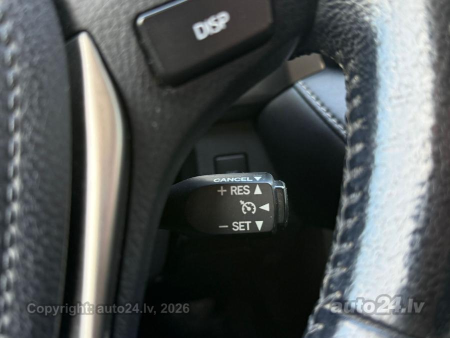 Grey Toyota RAV4 2014 in Riga, with an engine capacity of 2.20 L and mileage of 212 thousand km for 11150 €, photo 15 on AUTOMOTO.COM.LV