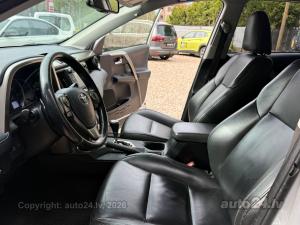 Grey Toyota RAV4 2014 in Riga, with an engine capacity of 2.20 L and mileage of 212 thousand km for 11150 €, photo 17 on AUTOMOTO.COM.LV