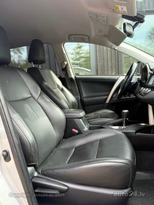 Grey Toyota RAV4 2014 in Riga, with an engine capacity of 2.20 L and mileage of 212 thousand km for 11150 €, photo 20 on AUTOMOTO.COM.LV