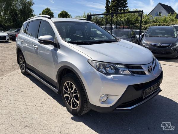 Pelēks Toyota RAV4 2014 Viļņa, ar dzinēja tilpumu 2.00 L un nobraukumu 227 tūkst. km par 9900 €, foto 1 vietnē AUTOMOTO.COM.LV