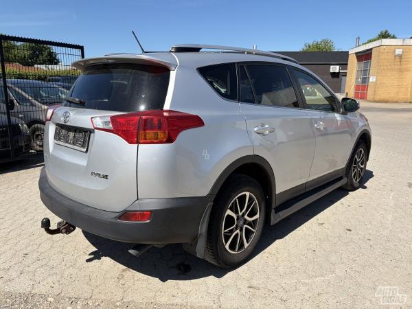 Pelēks Toyota RAV4 2014 Viļņa, ar dzinēja tilpumu 2.00 L un nobraukumu 227 tūkst. km par 9900 €, foto 3 vietnē AUTOMOTO.COM.LV
