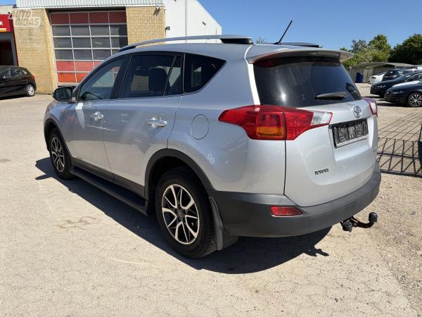 Pelēks Toyota RAV4 2014 Viļņa, ar dzinēja tilpumu 2.00 L un nobraukumu 227 tūkst. km par 9900 €, foto 4 vietnē AUTOMOTO.COM.LV