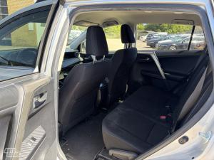 Pelēks Toyota RAV4 2014 Viļņa, ar dzinēja tilpumu 2.00 L un nobraukumu 227 tūkst. km par 9900 €, foto 7 vietnē AUTOMOTO.COM.LV