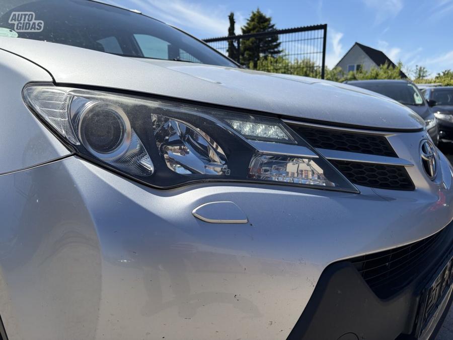Pelēks Toyota RAV4 2014 Viļņa, ar dzinēja tilpumu 2.00 L un nobraukumu 227 tūkst. km par 9900 €, foto 13 vietnē AUTOMOTO.COM.LV