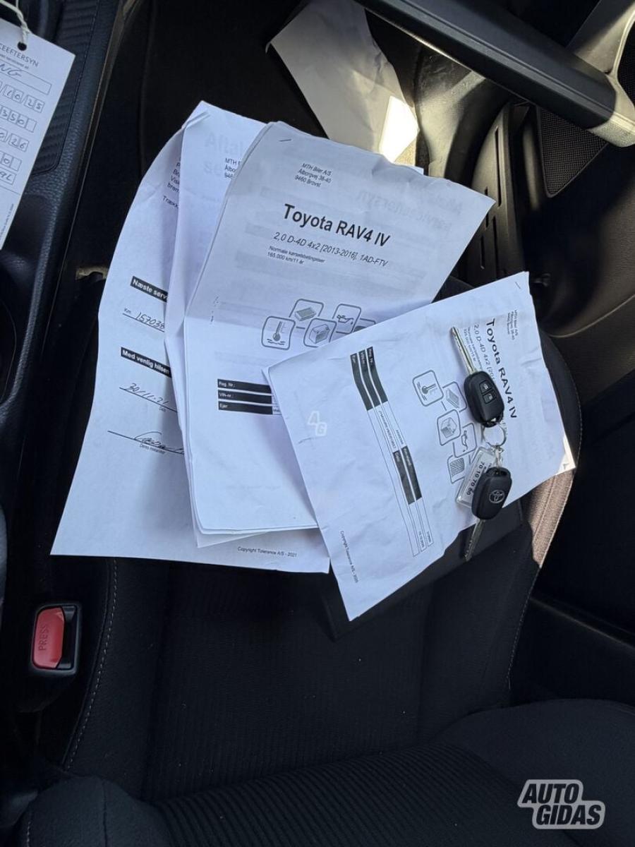 Pelēks Toyota RAV4 2014 Viļņa, ar dzinēja tilpumu 2.00 L un nobraukumu 227 tūkst. km par 9900 €, foto 16 vietnē AUTOMOTO.COM.LV