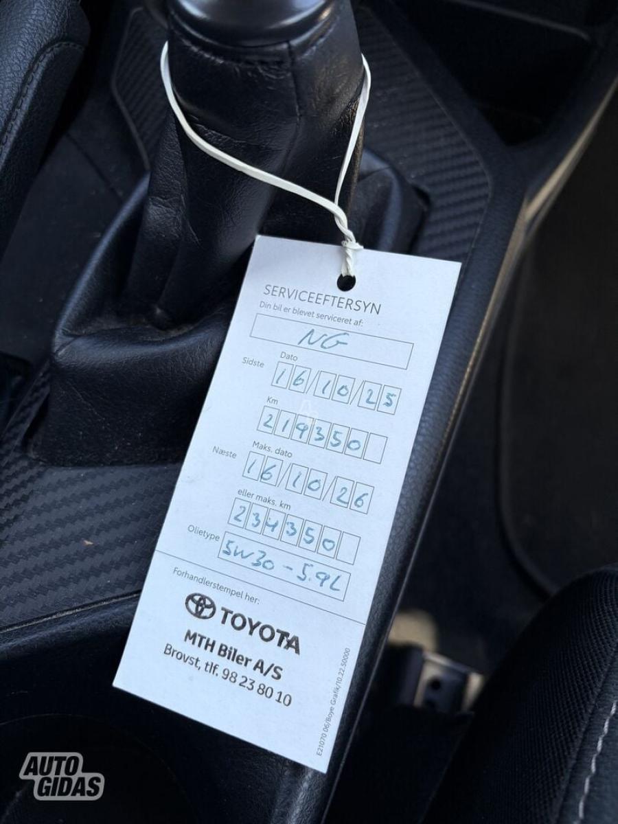 Pelēks Toyota RAV4 2014 Viļņa, ar dzinēja tilpumu 2.00 L un nobraukumu 227 tūkst. km par 9900 €, foto 20 vietnē AUTOMOTO.COM.LV