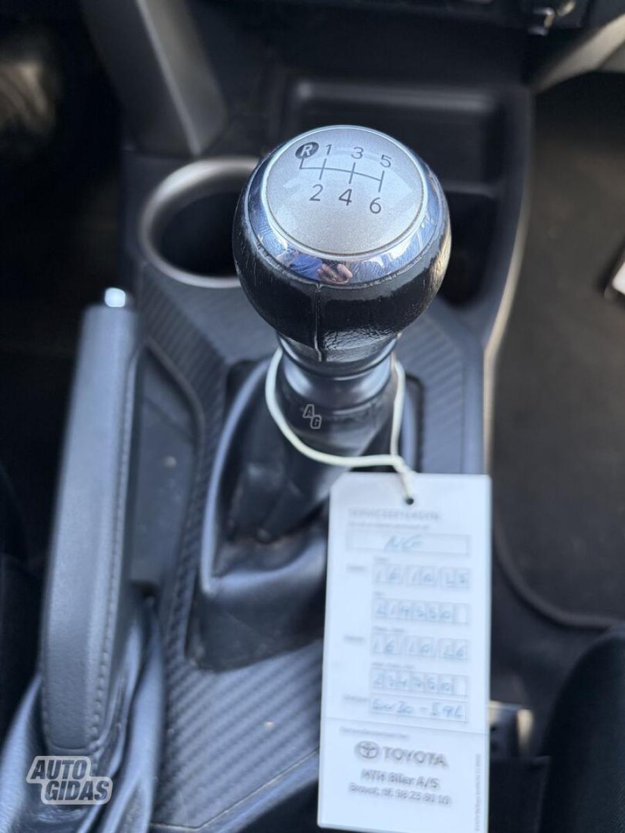 Pelēks Toyota RAV4 2014 Viļņa, ar dzinēja tilpumu 2.00 L un nobraukumu 227 tūkst. km par 9900 €, foto 21 vietnē AUTOMOTO.COM.LV