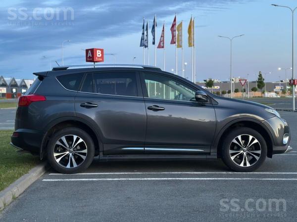 Pelēks Toyota RAV4 2014 Rīga, ar dzinēja tilpumu 2.00 L un nobraukumu 169 tūkst. km par 13900 €, foto 3 vietnē AUTOMOTO.COM.LV