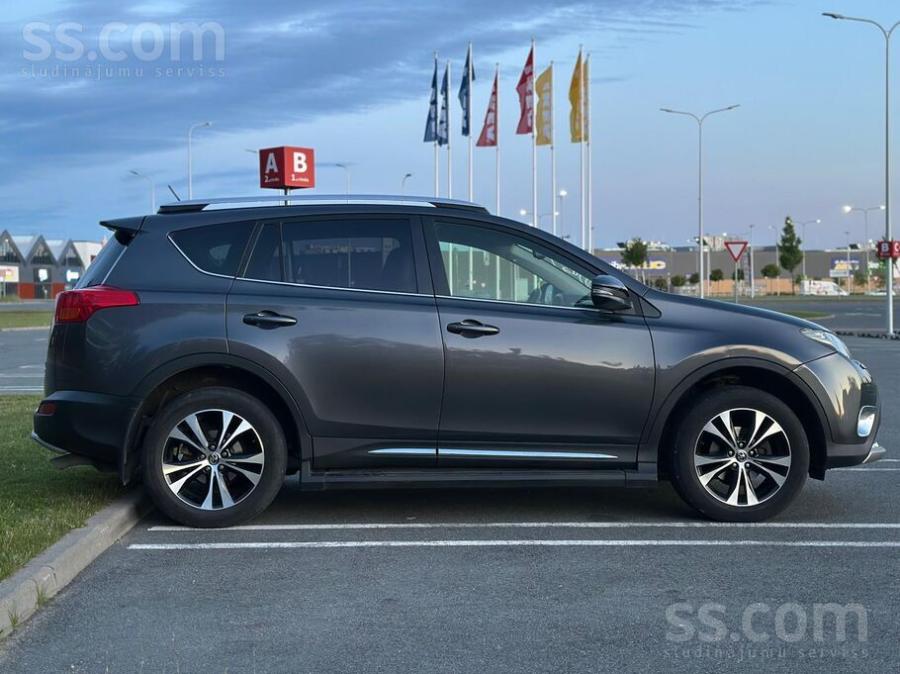 Pelēks Toyota RAV4 2014 Rīga, ar dzinēja tilpumu 2.00 L un nobraukumu 169 tūkst. km par 13900 €, foto 4 vietnē AUTOMOTO.COM.LV