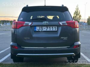 Pelēks Toyota RAV4 2014 Rīga, ar dzinēja tilpumu 2.00 L un nobraukumu 169 tūkst. km par 13900 €, foto 6 vietnē AUTOMOTO.COM.LV