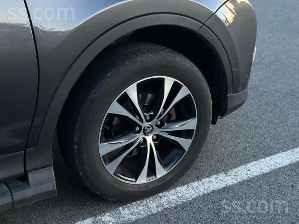 Pelēks Toyota RAV4 2014 Rīga, ar dzinēja tilpumu 2.00 L un nobraukumu 169 tūkst. km par 13900 €, foto 6 vietnē AUTOMOTO.COM.LV