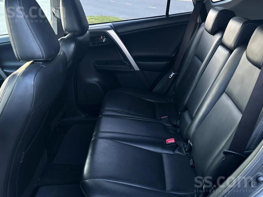 Pelēks Toyota RAV4 2014 Rīga, ar dzinēja tilpumu 2.00 L un nobraukumu 169 tūkst. km par 13900 €, foto 12 vietnē AUTOMOTO.COM.LV