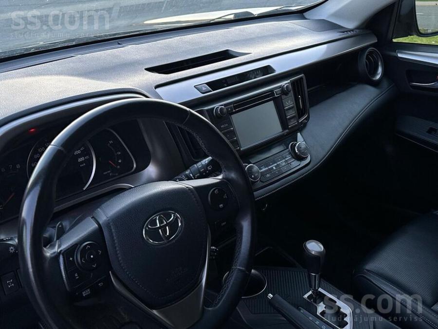 Pelēks Toyota RAV4 2014 Rīga, ar dzinēja tilpumu 2.00 L un nobraukumu 169 tūkst. km par 13900 €, foto 15 vietnē AUTOMOTO.COM.LV