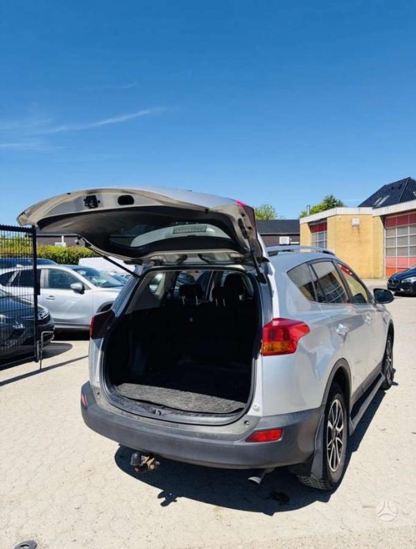 Pelēks Toyota RAV4 2014 Kauņa, ar dzinēja tilpumu 2.00 L un nobraukumu 227 tūkst. km par 9500 €, foto 9 vietnē AUTOMOTO.COM.LV