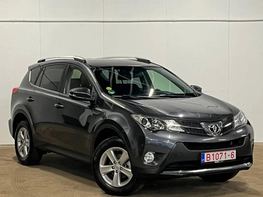 Grey Toyota RAV4 2014 in Jurmala, with an engine capacity of 2.00 L and mileage of 249 thousand km for 11950 €, photo 3 on AUTOMOTO.COM.LV