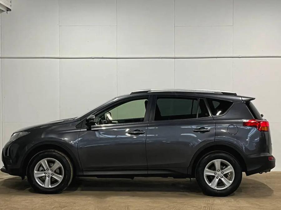 Grey Toyota RAV4 2014 in Jurmala, with an engine capacity of 2.00 L and mileage of 249 thousand km for 11950 €, photo 5 on AUTOMOTO.COM.LV