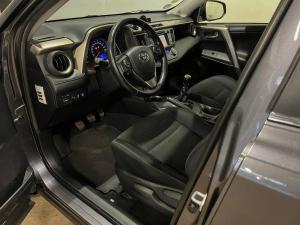 Grey Toyota RAV4 2014 in Jurmala, with an engine capacity of 2.00 L and mileage of 249 thousand km for 11950 €, photo 14 on AUTOMOTO.COM.LV