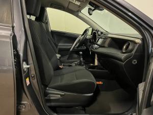 Grey Toyota RAV4 2014 in Jurmala, with an engine capacity of 2.00 L and mileage of 249 thousand km for 11950 €, photo 17 on AUTOMOTO.COM.LV