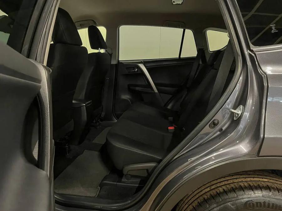 Grey Toyota RAV4 2014 in Jurmala, with an engine capacity of 2.00 L and mileage of 249 thousand km for 11950 €, photo 18 on AUTOMOTO.COM.LV