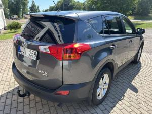 Pelēks Toyota RAV4 2014 Jurbarkas, ar dzinēja tilpumu 2.23 L un nobraukumu 175 tūkst. km par 11500 €, foto 4 vietnē AUTOMOTO.COM.LV