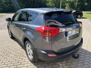 Pelēks Toyota RAV4 2014 Jurbarkas, ar dzinēja tilpumu 2.23 L un nobraukumu 175 tūkst. km par 11500 €, foto 5 vietnē AUTOMOTO.COM.LV