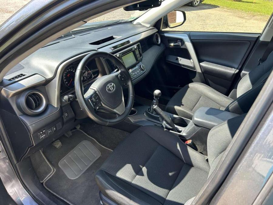 Pelēks Toyota RAV4 2014 Jurbarkas, ar dzinēja tilpumu 2.23 L un nobraukumu 175 tūkst. km par 11500 €, foto 8 vietnē AUTOMOTO.COM.LV