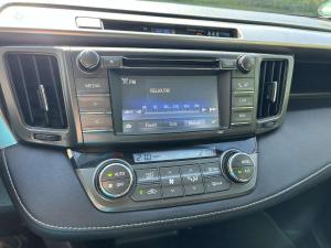 Pelēks Toyota RAV4 2014 Jurbarkas, ar dzinēja tilpumu 2.23 L un nobraukumu 175 tūkst. km par 11500 €, foto 9 vietnē AUTOMOTO.COM.LV