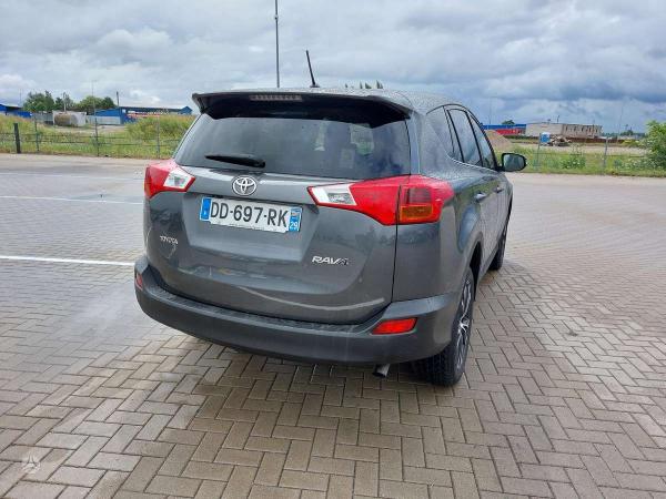 Pelēks Toyota RAV4 2014 Tauragė, ar dzinēja tilpumu 2.00 L un nobraukumu 286 tūkst. km par 8000 €, foto 7 vietnē AUTOMOTO.COM.LV