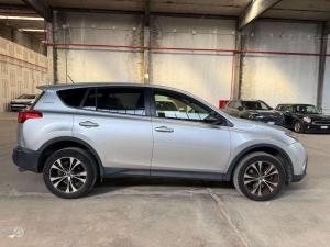 Grey Toyota RAV4 2014 in Siauliai, with an engine capacity of 2.00 L and mileage of 240 thousand km for 7400 €, photo 5 on AUTOMOTO.COM.LV