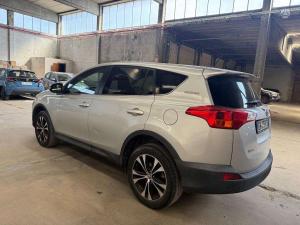 Grey Toyota RAV4 2014 in Siauliai, with an engine capacity of 2.00 L and mileage of 240 thousand km for 7400 €, photo 8 on AUTOMOTO.COM.LV