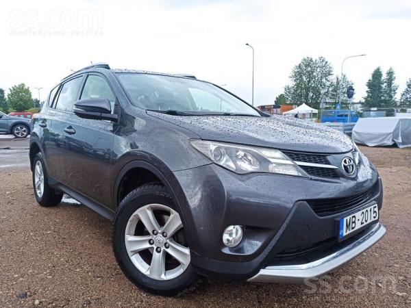 Grey Toyota RAV4 2014 in Daugavpils, with an engine capacity of 2.20 L and mileage of 0 thousand km for 11950 €, photo 2 on AUTOMOTO.COM.LV