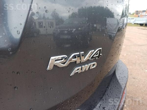 Grey Toyota RAV4 2014 in Daugavpils, with an engine capacity of 2.20 L and mileage of 0 thousand km for 11950 €, photo 9 on AUTOMOTO.COM.LV