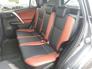 Pelēks Toyota RAV4 2014 Daugavpils, ar dzinēja tilpumu 2.20 L un nobraukumu 0 tūkst. km par 11950 €, foto 16 vietnē AUTOMOTO.COM.LV