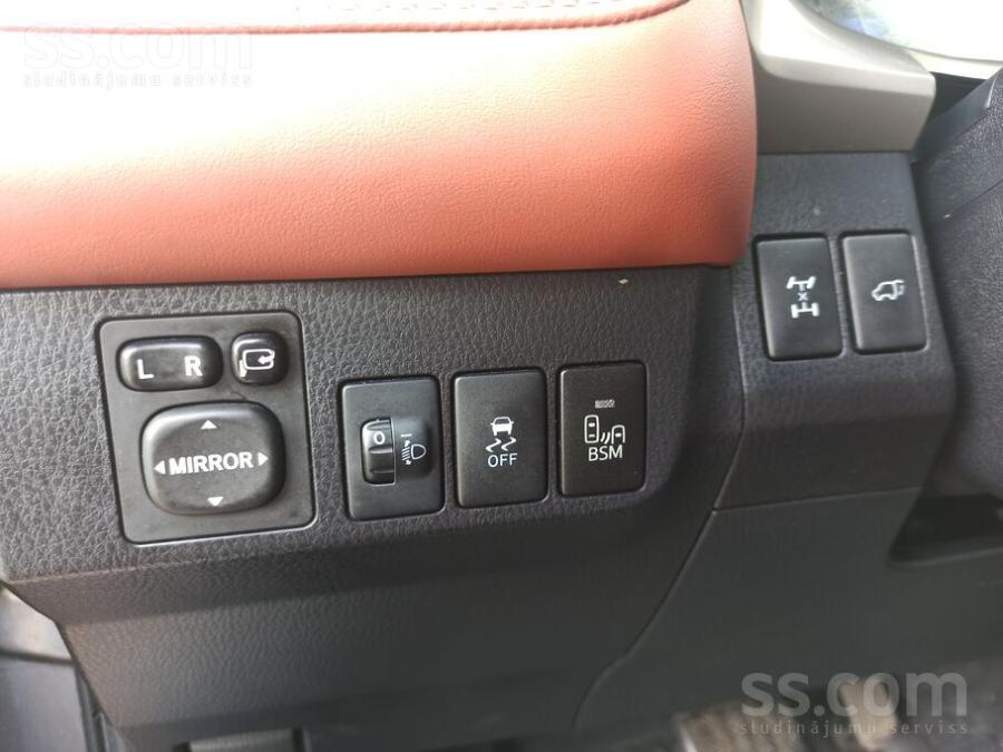 Pelēks Toyota RAV4 2014 Daugavpils, ar dzinēja tilpumu 2.20 L un nobraukumu 0 tūkst. km par 11950 €, foto 23 vietnē AUTOMOTO.COM.LV