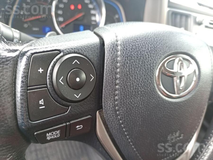 Pelēks Toyota RAV4 2014 Daugavpils, ar dzinēja tilpumu 2.20 L un nobraukumu 0 tūkst. km par 11950 €, foto 24 vietnē AUTOMOTO.COM.LV
