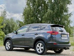 Pelēks Toyota RAV4 2014 Šauļi, ar dzinēja tilpumu 2.23 L un nobraukumu 221 tūkst. km par 13950 €, foto 4 vietnē AUTOMOTO.COM.LV