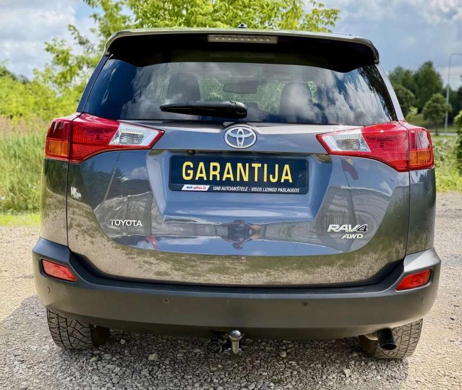 Pelēks Toyota RAV4 2014 Šauļi, ar dzinēja tilpumu 2.23 L un nobraukumu 221 tūkst. km par 13950 €, foto 7 vietnē AUTOMOTO.COM.LV