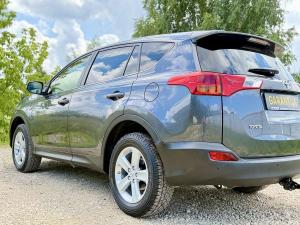 Pelēks Toyota RAV4 2014 Šauļi, ar dzinēja tilpumu 2.23 L un nobraukumu 221 tūkst. km par 13950 €, foto 8 vietnē AUTOMOTO.COM.LV