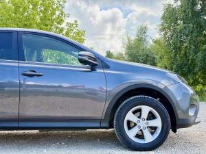 Pelēks Toyota RAV4 2014 Šauļi, ar dzinēja tilpumu 2.23 L un nobraukumu 221 tūkst. km par 13950 €, foto 11 vietnē AUTOMOTO.COM.LV