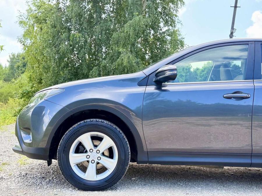 Pelēks Toyota RAV4 2014 Šauļi, ar dzinēja tilpumu 2.23 L un nobraukumu 221 tūkst. km par 13950 €, foto 12 vietnē AUTOMOTO.COM.LV