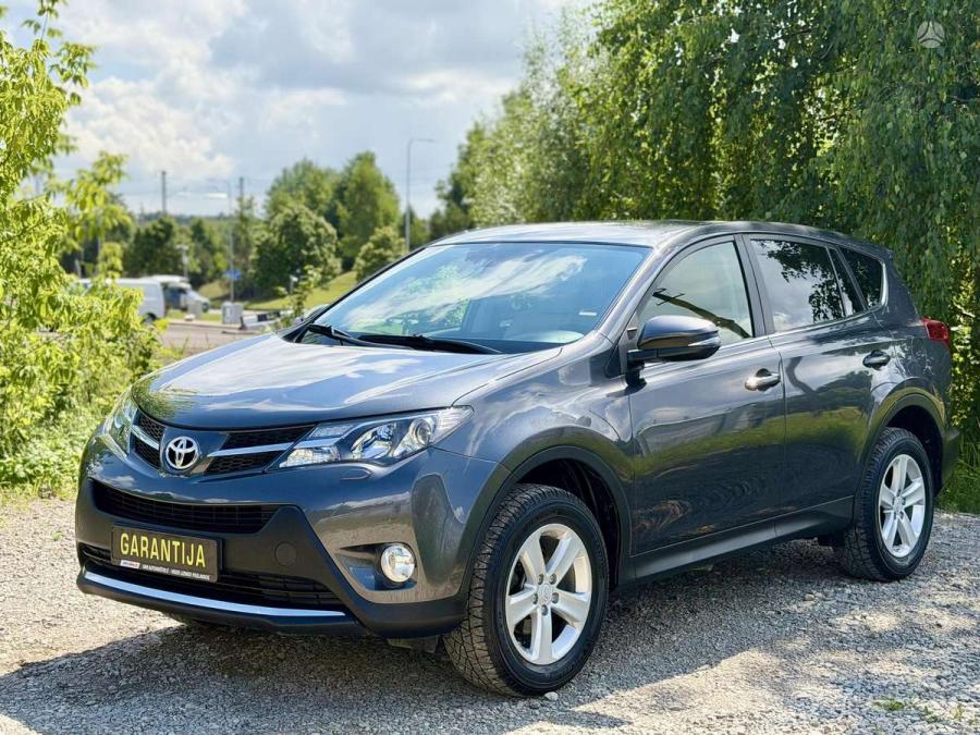 Pelēks Toyota RAV4 2014 Šauļi, ar dzinēja tilpumu 2.23 L un nobraukumu 221 tūkst. km par 13950 €, foto 20 vietnē AUTOMOTO.COM.LV