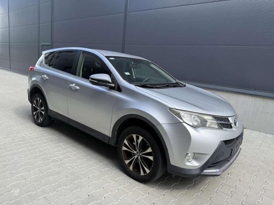 Pelēks Toyota RAV4 2014 Šauļi, ar dzinēja tilpumu 2.00 L un nobraukumu 265 tūkst. km par 7700 €, foto 1 vietnē AUTOMOTO.COM.LV